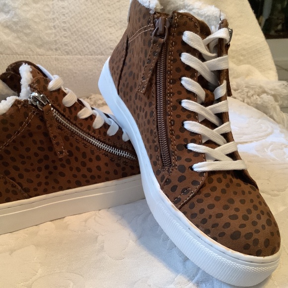 Universal Thread | Shoes | Euc Universal Thread Leopard Print Platform ...